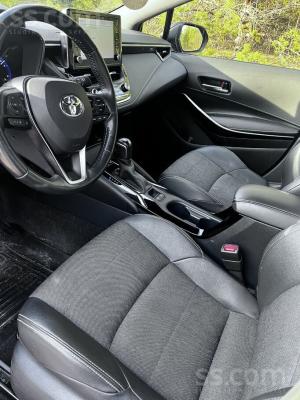 Black Toyota Corolla 2021 in Riga, with an engine capacity of 2.00 L and mileage of 82 thousand km for 17500 €, photo 14 on AUTOMOTO.COM.LV