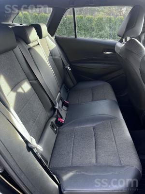 Black Toyota Corolla 2021 in Riga, with an engine capacity of 2.00 L and mileage of 82 thousand km for 17500 €, photo 16 on AUTOMOTO.COM.LV