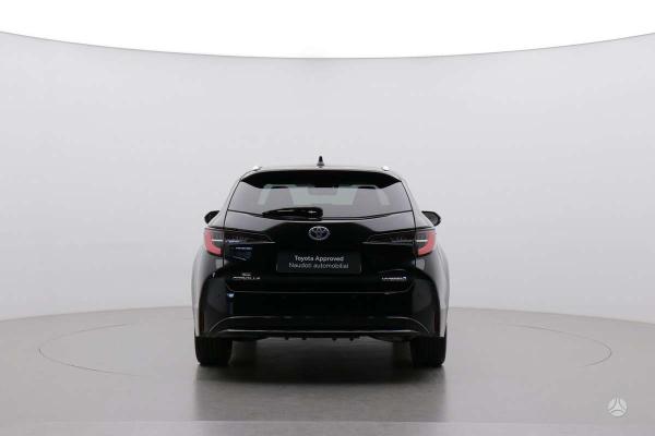 Black Toyota Corolla 2021 in Vilnius, with an engine capacity of 1.80 L and mileage of 72 thousand km for 21900 €, photo 5 on AUTOMOTO.COM.LV