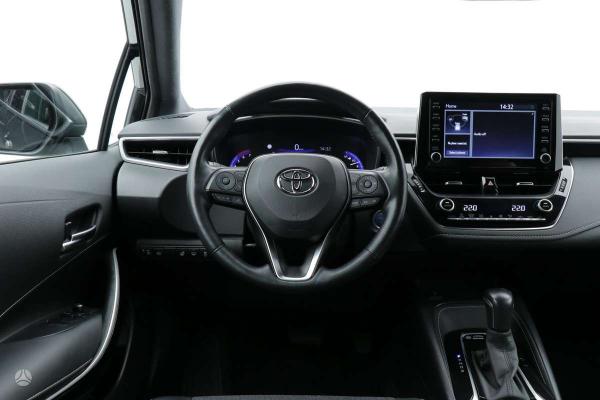Black Toyota Corolla 2021 in Vilnius, with an engine capacity of 1.80 L and mileage of 72 thousand km for 21900 €, photo 8 on AUTOMOTO.COM.LV