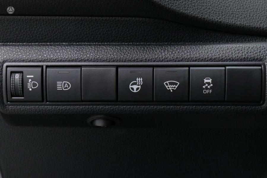 Melns Toyota Corolla 2021 Viļņa, ar dzinēja tilpumu 1.80 L un nobraukumu 72 tūkst. km par 21900 €, foto 24 vietnē AUTOMOTO.COM.LV