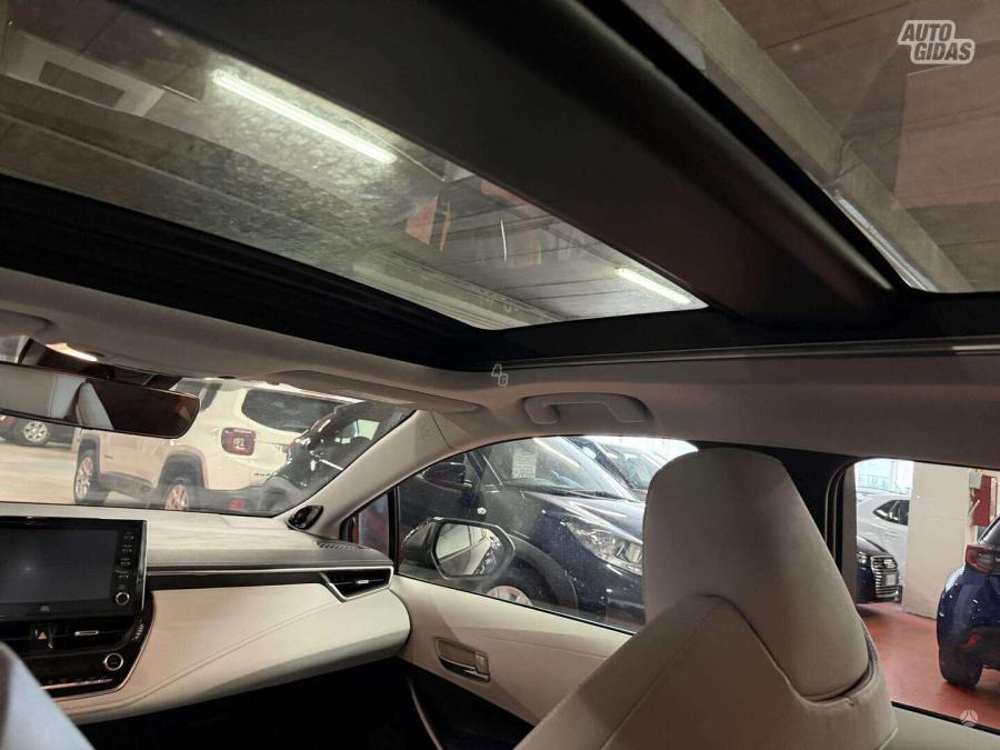 Black Toyota Corolla 2021 in Vilnius, with an engine capacity of 2.00 L and mileage of 77 thousand km for 22500 €, photo 16 on AUTOMOTO.COM.LV