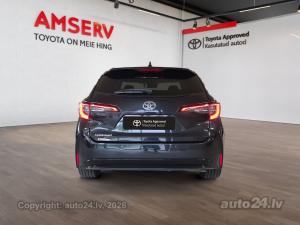 Black Toyota Corolla 2021 in Tallinn, with an engine capacity of 1.20 L and mileage of 83 thousand km for 17990 €, photo 5 on AUTOMOTO.COM.LV