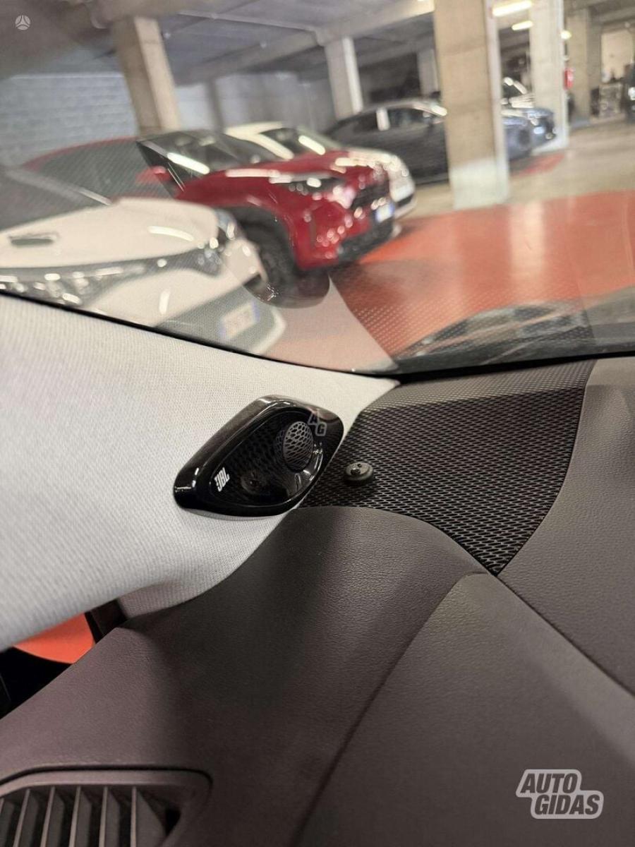 Black Toyota Corolla 2021 in Vilnius, with an engine capacity of 2.00 L and mileage of 77 thousand km for 22500 €, photo 13 on AUTOMOTO.COM.LV