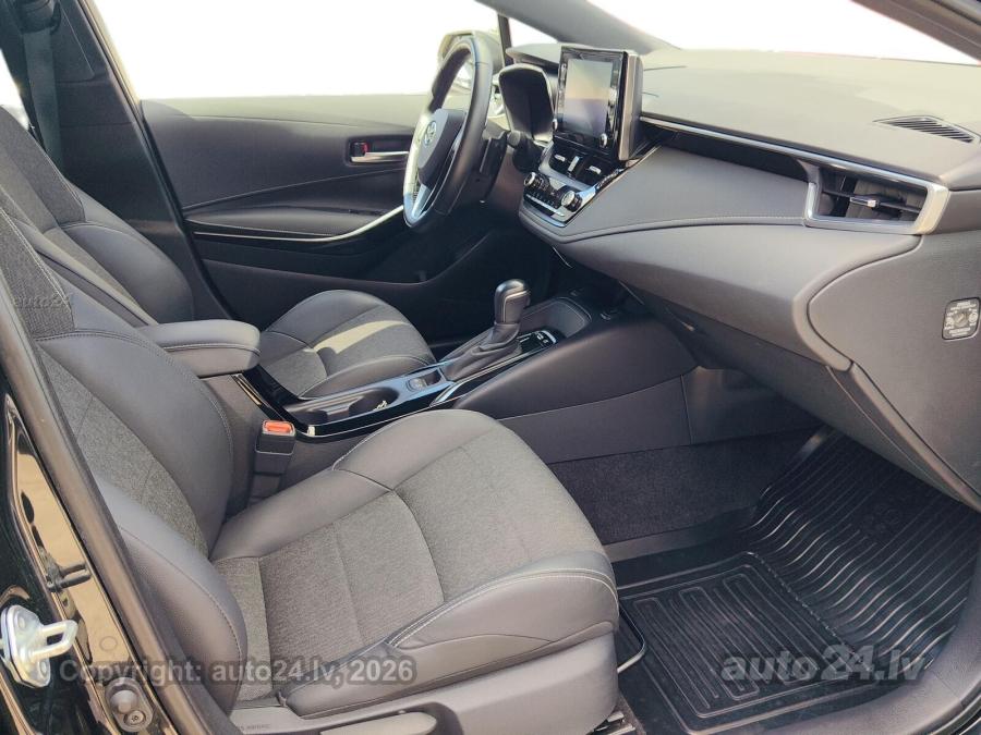 Black Toyota Corolla 2021 in Tallinn, with an engine capacity of 1.99 L and mileage of 65 thousand km for 20995 €, photo 7 on AUTOMOTO.COM.LV