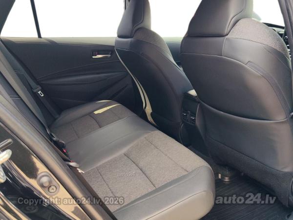 Melns Toyota Corolla 2021 Tallina, ar dzinēja tilpumu 1.99 L un nobraukumu 65 tūkst. km par 20995 €, foto 7 vietnē AUTOMOTO.COM.LV