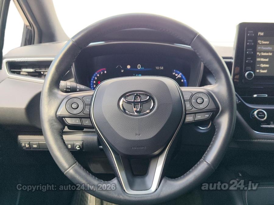 Black Toyota Corolla 2021 in Tallinn, with an engine capacity of 1.99 L and mileage of 65 thousand km for 20995 €, photo 13 on AUTOMOTO.COM.LV