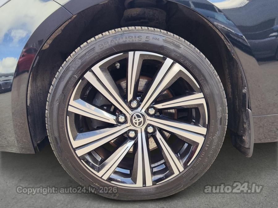 Black Toyota Corolla 2021 in Tallinn, with an engine capacity of 1.99 L and mileage of 65 thousand km for 20995 €, photo 16 on AUTOMOTO.COM.LV