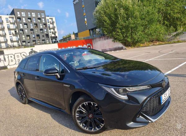 Melns Toyota Corolla 2021 Viļņa, ar dzinēja tilpumu 1.80 L un nobraukumu 75 tūkst. km par 21900 €, foto 1 vietnē AUTOMOTO.COM.LV