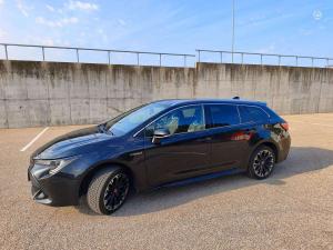 Black Toyota Corolla 2021 in Vilnius, with an engine capacity of 1.80 L and mileage of 75 thousand km for 21900 €, photo 6 on AUTOMOTO.COM.LV