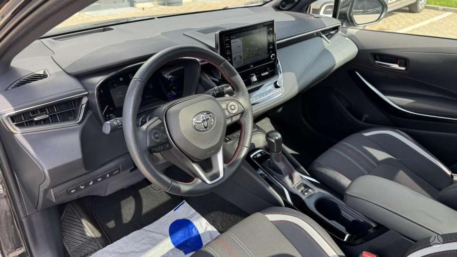 Melns Toyota Corolla 2021 Viļņa, ar dzinēja tilpumu 1.99 L un nobraukumu 132 tūkst. km par 21500 €, foto 16 vietnē AUTOMOTO.COM.LV