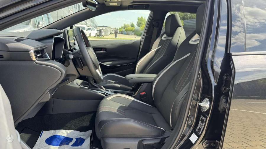 Melns Toyota Corolla 2021 Viļņa, ar dzinēja tilpumu 1.99 L un nobraukumu 132 tūkst. km par 21500 €, foto 19 vietnē AUTOMOTO.COM.LV