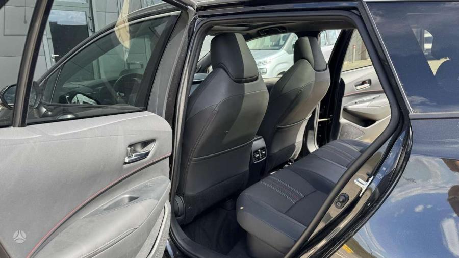 Melns Toyota Corolla 2021 Viļņa, ar dzinēja tilpumu 1.99 L un nobraukumu 132 tūkst. km par 21500 €, foto 21 vietnē AUTOMOTO.COM.LV