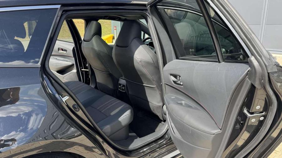 Melns Toyota Corolla 2021 Viļņa, ar dzinēja tilpumu 1.99 L un nobraukumu 132 tūkst. km par 21500 €, foto 22 vietnē AUTOMOTO.COM.LV