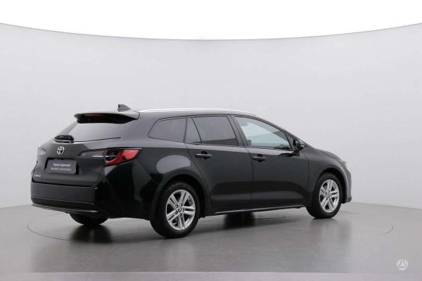 Black Toyota Corolla 2021 in Vilnius, with an engine capacity of 1.20 L and mileage of 119 thousand km for 14900 €, photo 4 on AUTOMOTO.COM.LV
