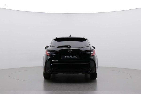 Black Toyota Corolla 2021 in Vilnius, with an engine capacity of 1.20 L and mileage of 119 thousand km for 14900 €, photo 6 on AUTOMOTO.COM.LV