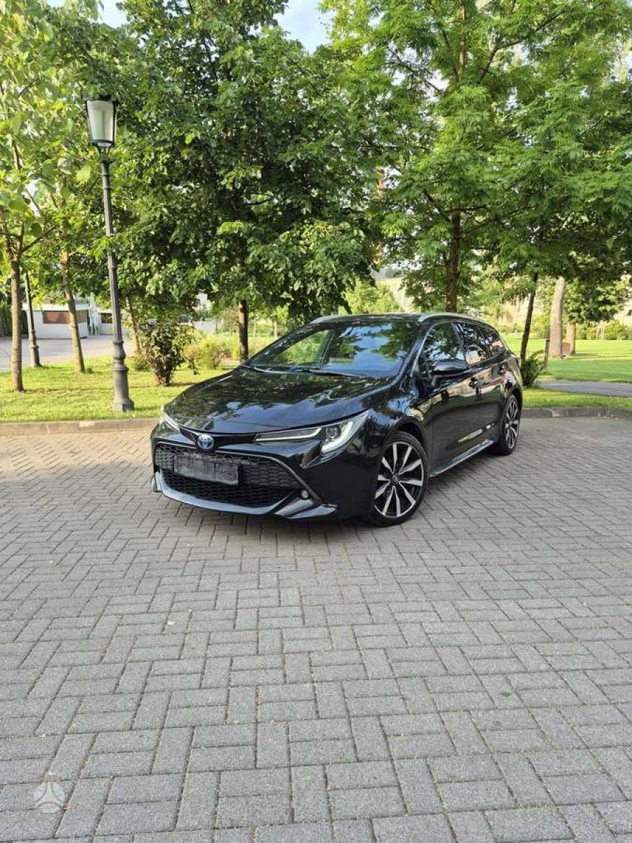 Melns Toyota Corolla 2021 Šauļi, ar dzinēja tilpumu 1.80 L un nobraukumu 300 tūkst. km par 13350 €, foto 1 vietnē AUTOMOTO.COM.LV
