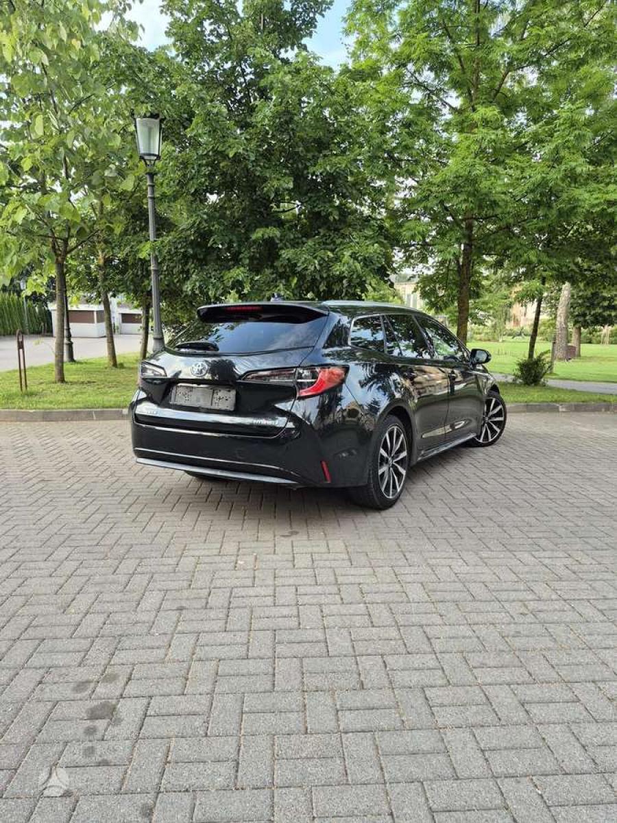 Melns Toyota Corolla 2021 Šauļi, ar dzinēja tilpumu 1.80 L un nobraukumu 300 tūkst. km par 13350 €, foto 4 vietnē AUTOMOTO.COM.LV