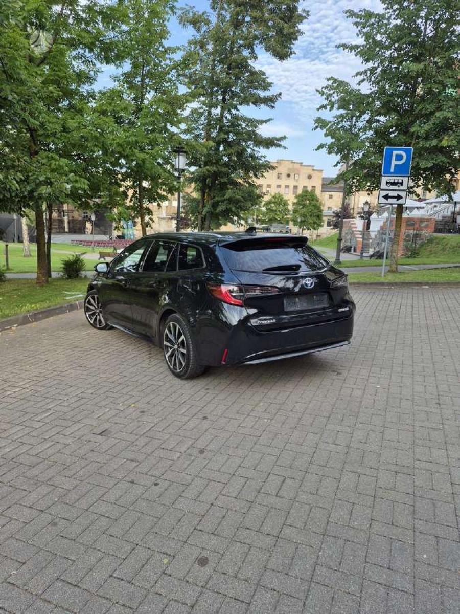Melns Toyota Corolla 2021 Šauļi, ar dzinēja tilpumu 1.80 L un nobraukumu 300 tūkst. km par 13350 €, foto 5 vietnē AUTOMOTO.COM.LV