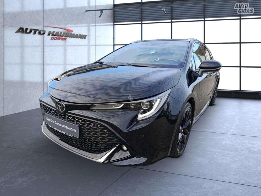Black Toyota Corolla 2022 in Kaunas, with an engine capacity of 2.00 L and mileage of 31 thousand km for 31114 €, photo 1 on AUTOMOTO.COM.LV