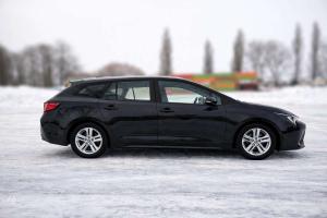 Melns Toyota Corolla 2022 Klaipėda, ar dzinēja tilpumu 1.80 L un nobraukumu 53 tūkst. km par 18300 €, foto  vietnē AUTOMOTO.COM.LV