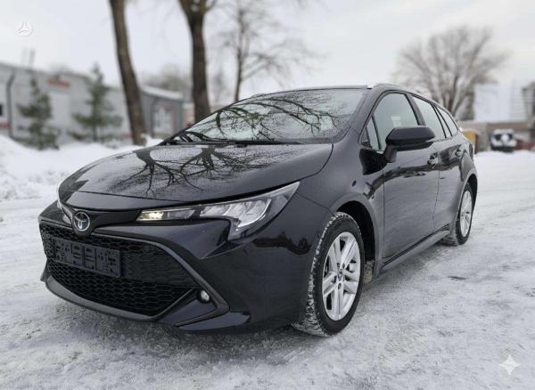 Melns Toyota Corolla 2022 Klaipėda, ar dzinēja tilpumu 1.80 L un nobraukumu 53 tūkst. km par 18300 €, foto 2 vietnē AUTOMOTO.COM.LV