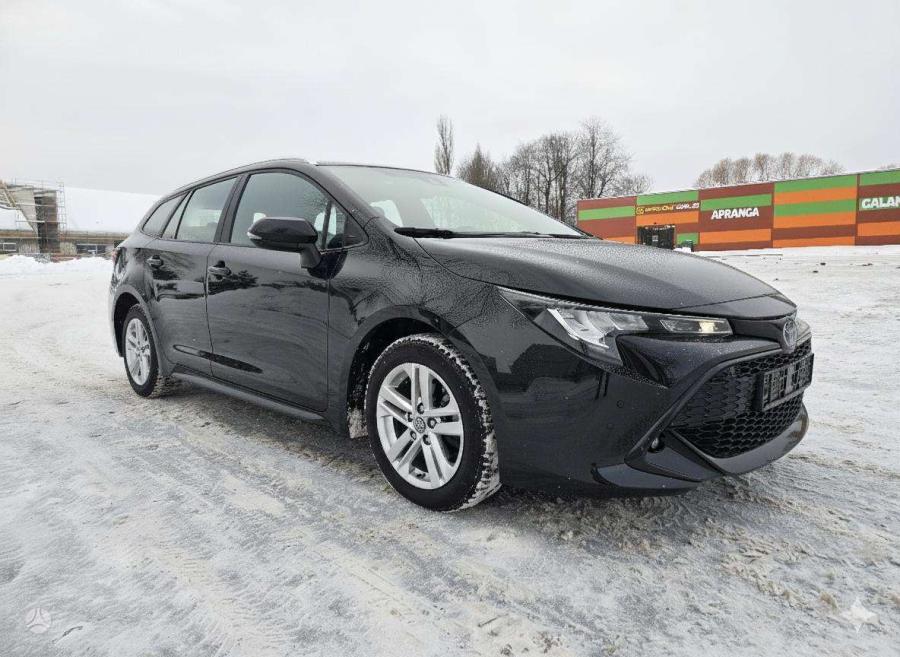 Melns Toyota Corolla 2022 Klaipėda, ar dzinēja tilpumu 1.80 L un nobraukumu 53 tūkst. km par 18300 €, foto 4 vietnē AUTOMOTO.COM.LV