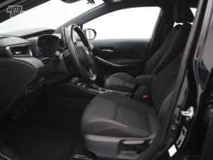 Black Toyota Corolla 2022 in Vilnius, with an engine capacity of 1.80 L and mileage of 204 thousand km for 16799 €, photo 4 on AUTOMOTO.COM.LV