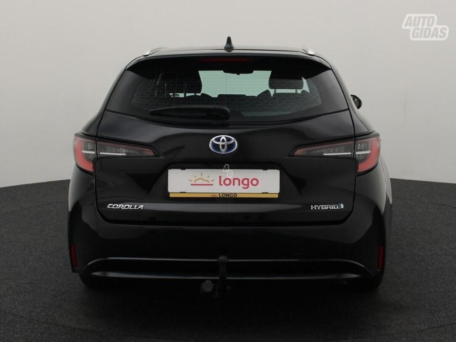 Black Toyota Corolla 2022 in Vilnius, with an engine capacity of 1.80 L and mileage of 204 thousand km for 16799 €, photo 5 on AUTOMOTO.COM.LV