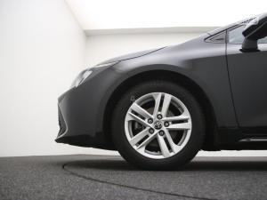Black Toyota Corolla 2022 in Vilnius, with an engine capacity of 1.80 L and mileage of 204 thousand km for 16799 €, photo 26 on AUTOMOTO.COM.LV
