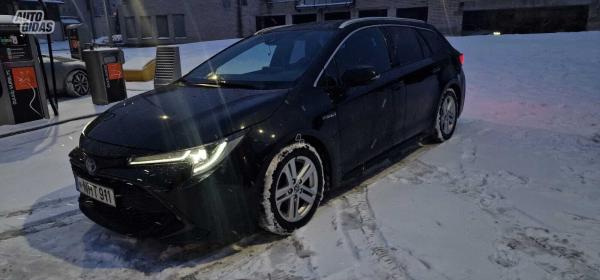 Black Toyota Corolla 2022 in Kaunas, with an engine capacity of 1.80 L and mileage of 63 thousand km for 16700 €, photo 1 on AUTOMOTO.COM.LV