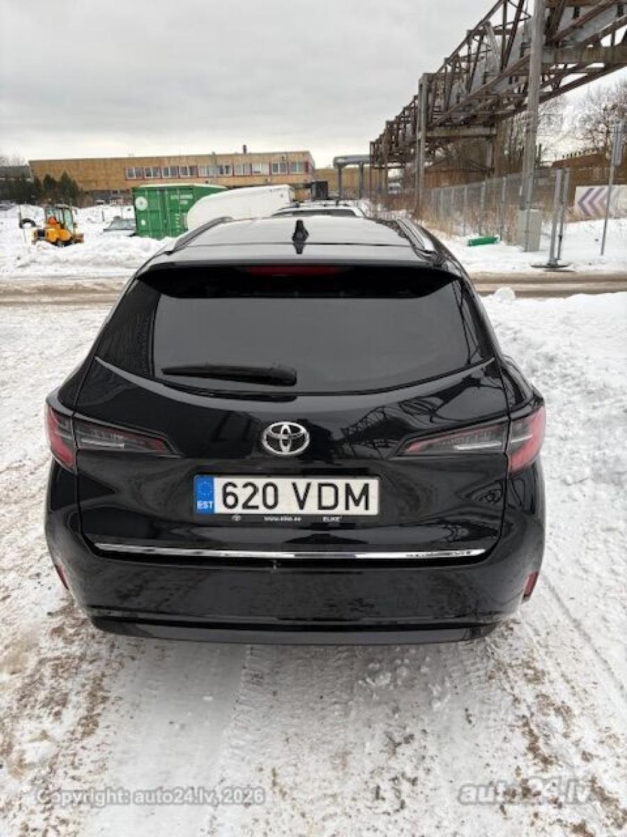 Melns Toyota Corolla 2022 Tallina, ar dzinēja tilpumu 1.80 L un nobraukumu 91 tūkst. km par 20500 €, foto 3 vietnē AUTOMOTO.COM.LV