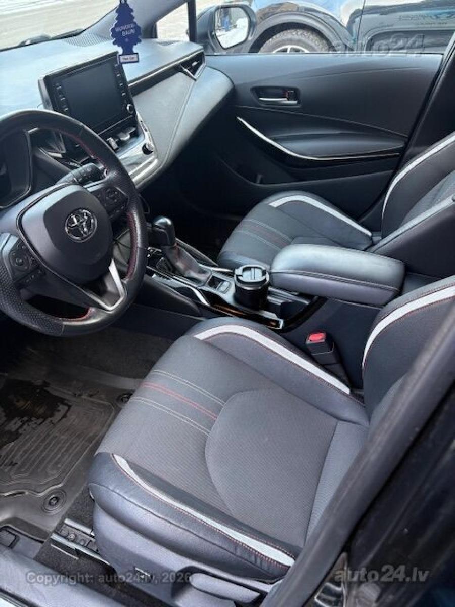 Melns Toyota Corolla 2022 Tallina, ar dzinēja tilpumu 1.80 L un nobraukumu 91 tūkst. km par 20500 €, foto 6 vietnē AUTOMOTO.COM.LV