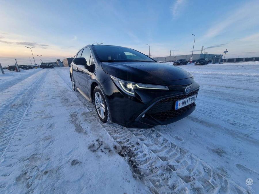 Black Toyota Corolla 2022 in Kaunas, with an engine capacity of 1.80 L and mileage of 63 thousand km for 16700 €, photo 6 on AUTOMOTO.COM.LV