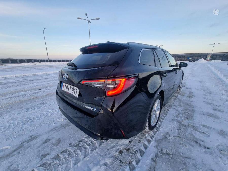 Black Toyota Corolla 2022 in Kaunas, with an engine capacity of 1.80 L and mileage of 63 thousand km for 16700 €, photo 8 on AUTOMOTO.COM.LV