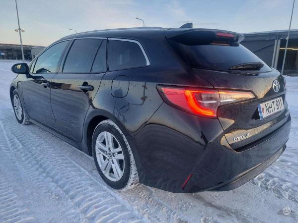 Black Toyota Corolla 2022 in Kaunas, with an engine capacity of 1.80 L and mileage of 63 thousand km for 16700 €, photo 9 on AUTOMOTO.COM.LV