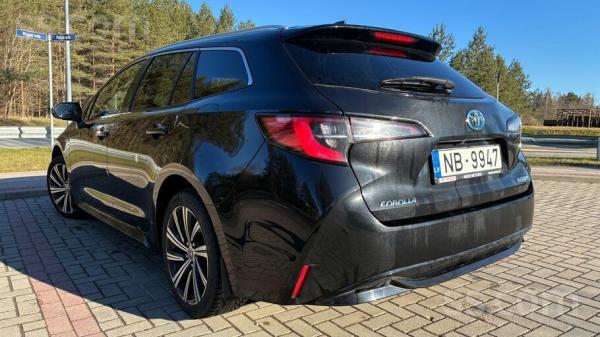 Black Toyota Corolla 2022 in Valka, with an engine capacity of 2.00 L and mileage of 128 thousand km for 18700 €, photo 4 on AUTOMOTO.COM.LV