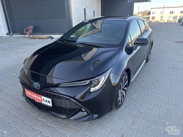 Black Toyota Corolla 2022 in Vilnius, with an engine capacity of 1.80 L and mileage of 156 thousand km for 19950 €, photo 3 on AUTOMOTO.COM.LV