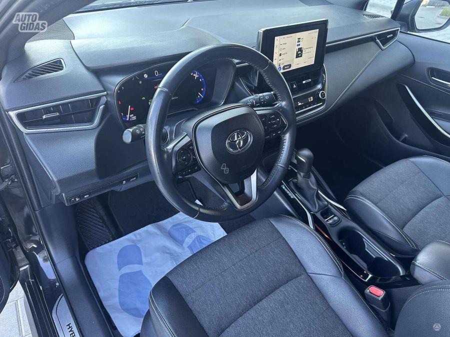 Black Toyota Corolla 2022 in Vilnius, with an engine capacity of 1.80 L and mileage of 156 thousand km for 19950 €, photo 22 on AUTOMOTO.COM.LV