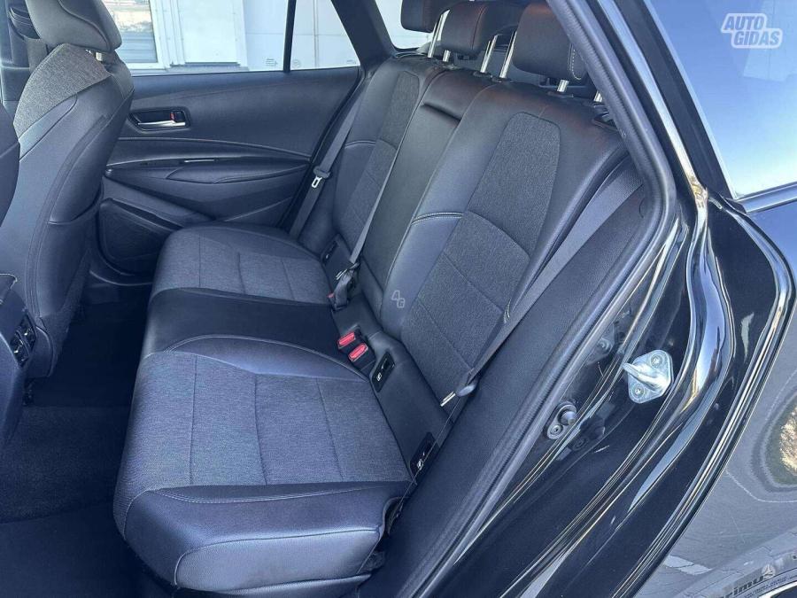 Black Toyota Corolla 2022 in Vilnius, with an engine capacity of 1.80 L and mileage of 156 thousand km for 19950 €, photo 23 on AUTOMOTO.COM.LV