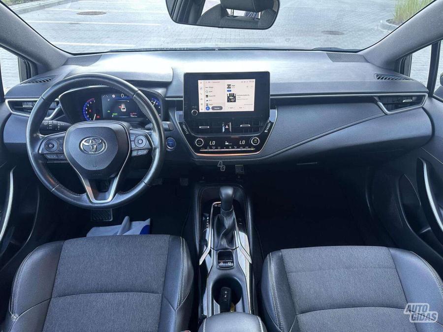 Black Toyota Corolla 2022 in Vilnius, with an engine capacity of 1.80 L and mileage of 156 thousand km for 19950 €, photo 24 on AUTOMOTO.COM.LV
