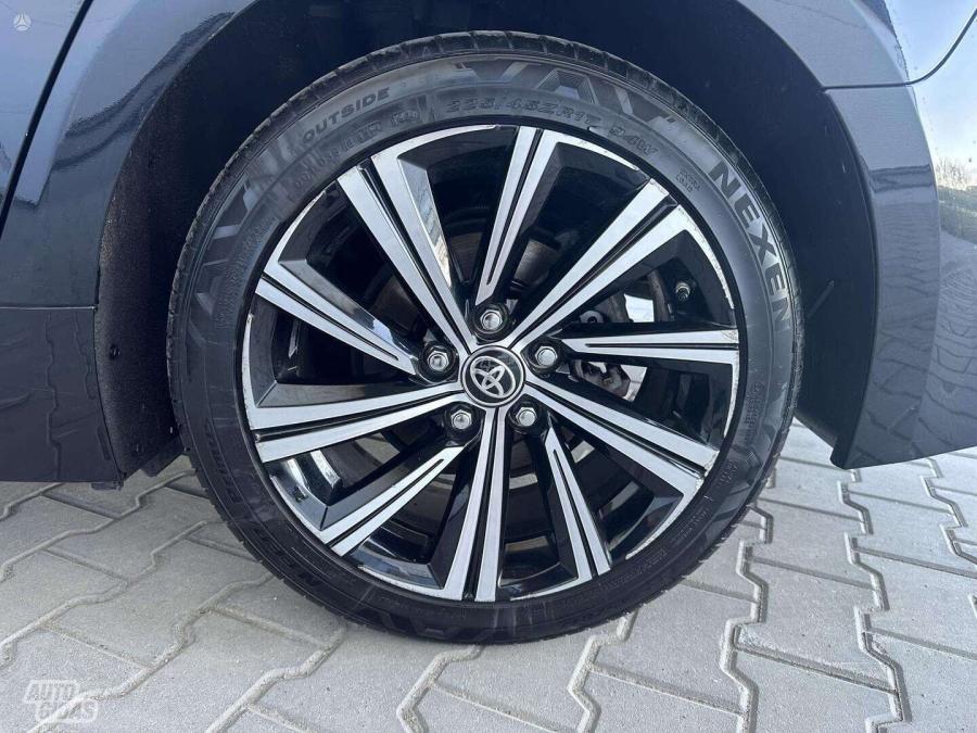 Black Toyota Corolla 2022 in Vilnius, with an engine capacity of 1.80 L and mileage of 156 thousand km for 19950 €, photo 38 on AUTOMOTO.COM.LV