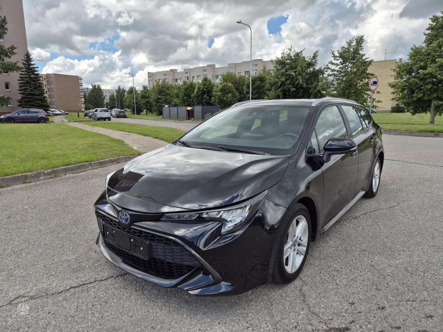Melns Toyota Corolla 2022 Panevēža, ar dzinēja tilpumu 1.80 L un nobraukumu 391 tūkst. km par 12100 €, foto 1 vietnē AUTOMOTO.COM.LV