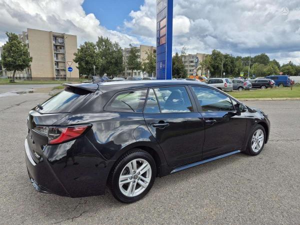 Black Toyota Corolla 2022 in Panevezys, with an engine capacity of 1.80 L and mileage of 391 thousand km for 12100 €, photo 5 on AUTOMOTO.COM.LV