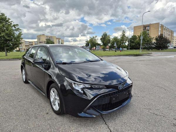 Black Toyota Corolla 2022 in Panevezys, with an engine capacity of 1.80 L and mileage of 391 thousand km for 12100 €, photo 8 on AUTOMOTO.COM.LV