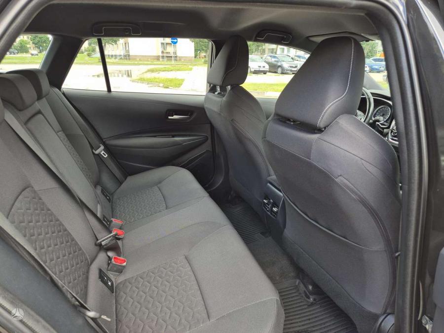 Melns Toyota Corolla 2022 Panevēža, ar dzinēja tilpumu 1.80 L un nobraukumu 391 tūkst. km par 12100 €, foto 25 vietnē AUTOMOTO.COM.LV