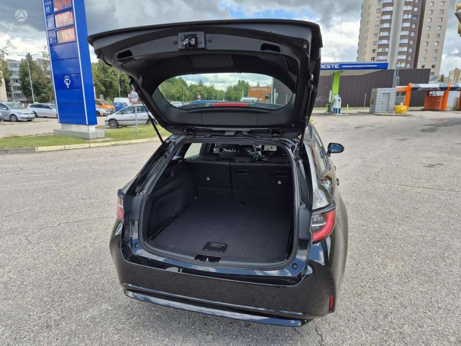 Melns Toyota Corolla 2022 Panevēža, ar dzinēja tilpumu 1.80 L un nobraukumu 391 tūkst. km par 12100 €, foto 26 vietnē AUTOMOTO.COM.LV