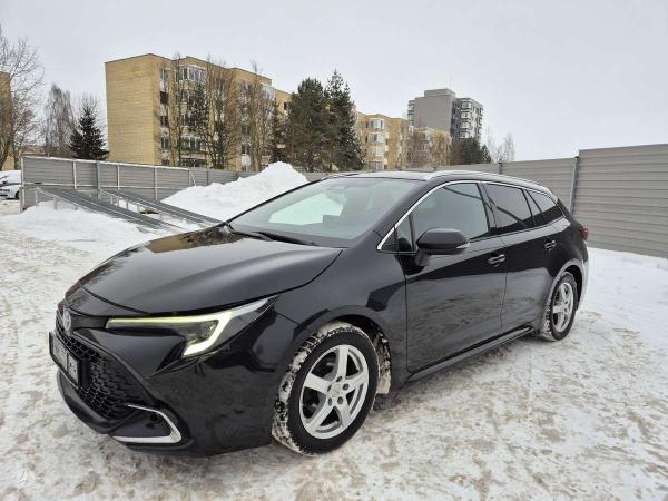 Melns Toyota Corolla 2023 Panevēža, ar dzinēja tilpumu 1.80 L un nobraukumu 272 tūkst. km par 14800 €, foto 2 vietnē AUTOMOTO.COM.LV