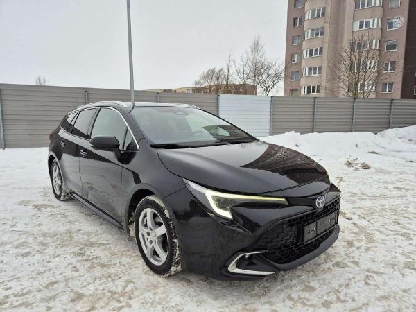 Melns Toyota Corolla 2023 Panevēža, ar dzinēja tilpumu 1.80 L un nobraukumu 272 tūkst. km par 14800 €, foto 8 vietnē AUTOMOTO.COM.LV