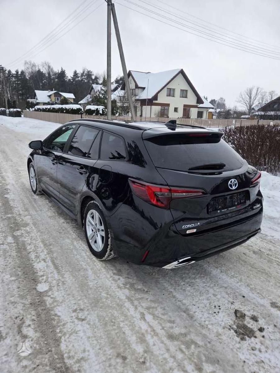 Black Toyota Corolla 2023 in Panevezys, with an engine capacity of 1.80 L and mileage of 132 thousand km for 18200 €, photo 9 on AUTOMOTO.COM.LV